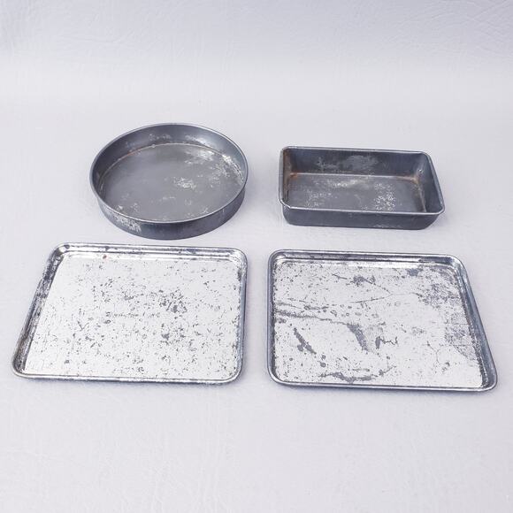 Vintage | Toys | Vintage Lot 4 Pc Metal Child Kitchen Play Baking Set ...